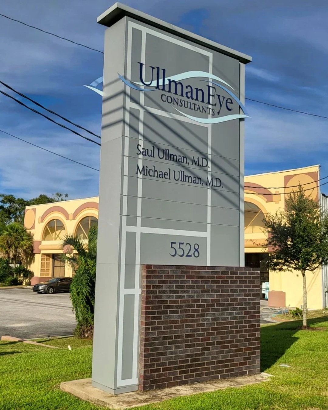 Sign Company, Weeki Wachee, FL | Retail & Custom Signages